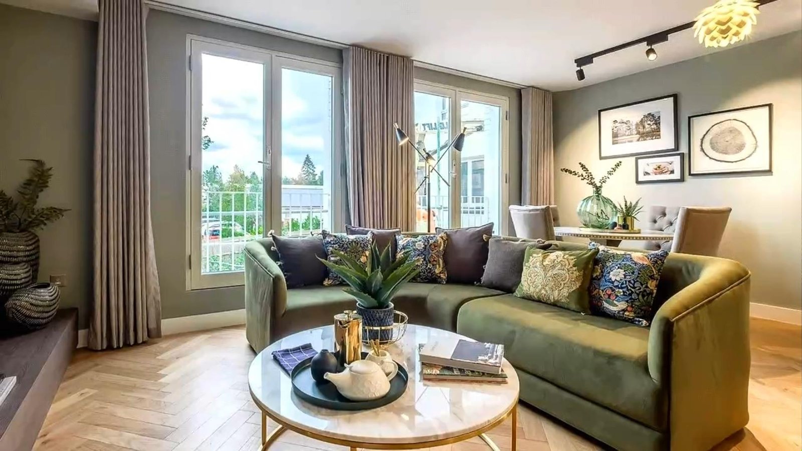 Big Design Ideas for ... Small Living Rooms, #9 👍😀